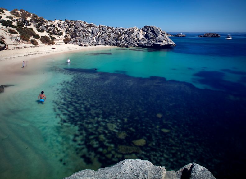 Coasts and Communities : The University of Western Australia