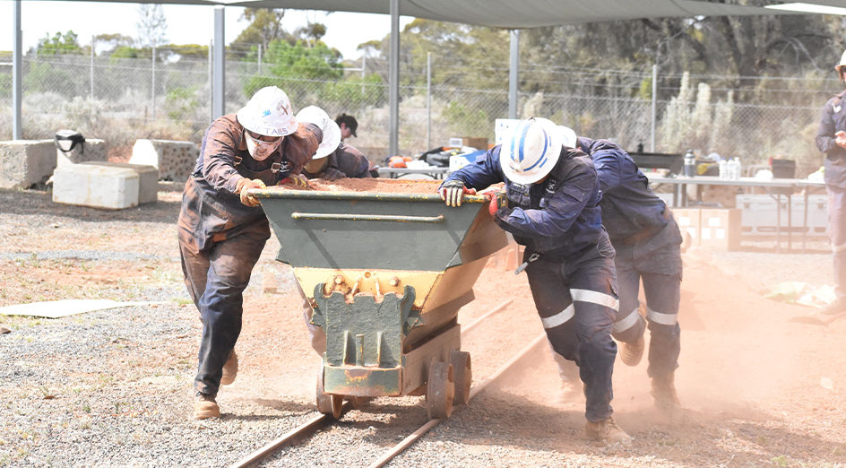 Mining students dig in for old-school games